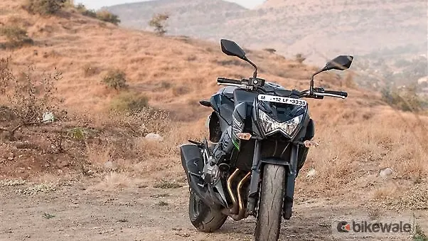 Kawasaki Z800 Front Three-Quarter Image – BikeWale