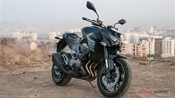 Kawasaki Z800 Front Three-Quarter Image – BikeWale