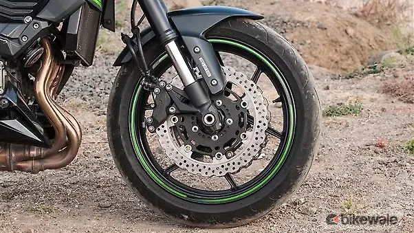 Kawasaki Z800 Wheels-Tyres Image – BikeWale