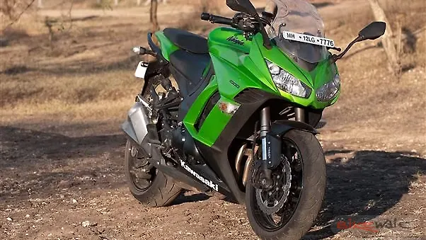Kawasaki Ninja 1000 [2016] Front Three-Quarter Image – BikeWale