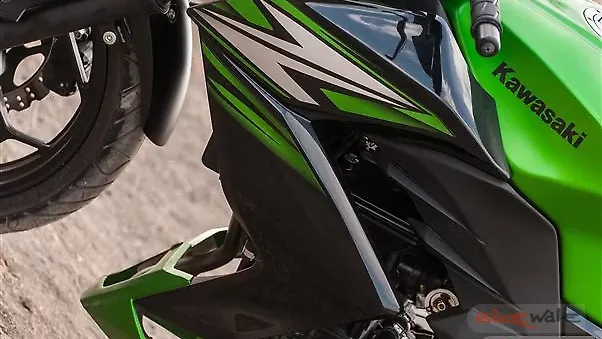 Images of Kawasaki Z250 | Photos of Z250 - BikeWale