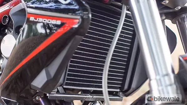 Images of Benelli TNT 300 [2020] | Photos of TNT 300 [2020] - BikeWale