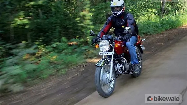 Hero Splendor Pro Classic Action Image – BikeWale