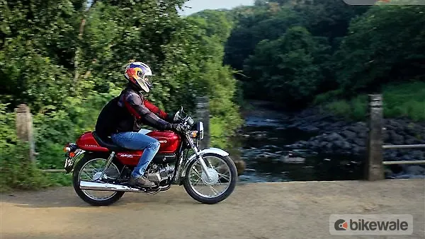 Hero Splendor Pro Classic Action Image – BikeWale