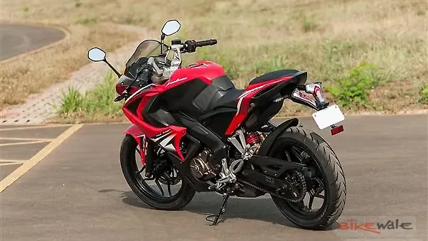 Bajaj Pulsar RS 200 Right Rear Three Quarter Image – BikeWale