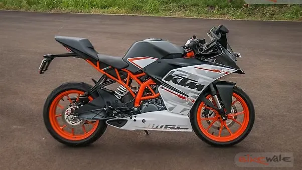 KTM RC390 [2014-2016] Front Three-Quarter Image – BikeWale