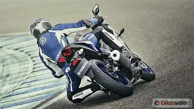 Yamaha YZF-R3 [2016-2017] Tank Image – BikeWale
