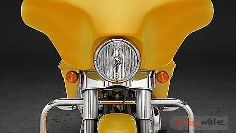 Harley-Davidson Street Glide Front Three-Quarter Image – BikeWale