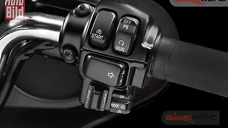 Harley-Davidson Street Glide Indicator Image – BikeWale