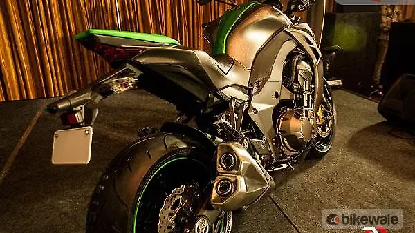 Kawasaki Z1000 Rear Image – BikeWale