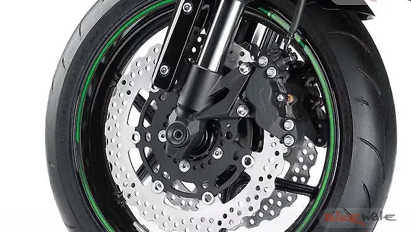 Kawasaki Z800 Wheels-Tyres Image – BikeWale