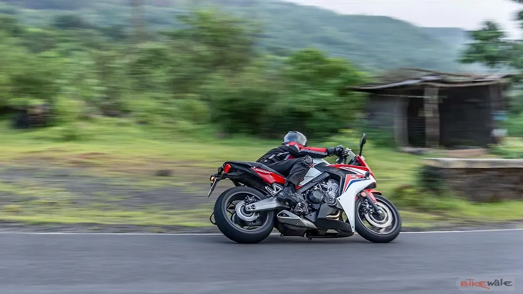 Honda CBR650F Front Three-Quarter Image – BikeWale