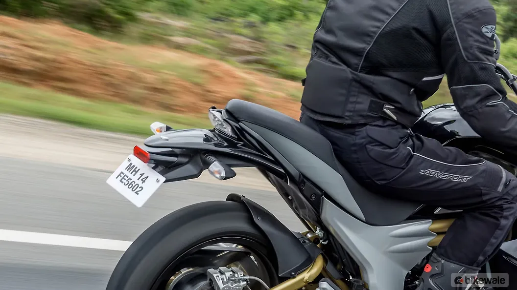 Mahindra Mojo XT300 Rear Three-Quarter Image – BikeWale