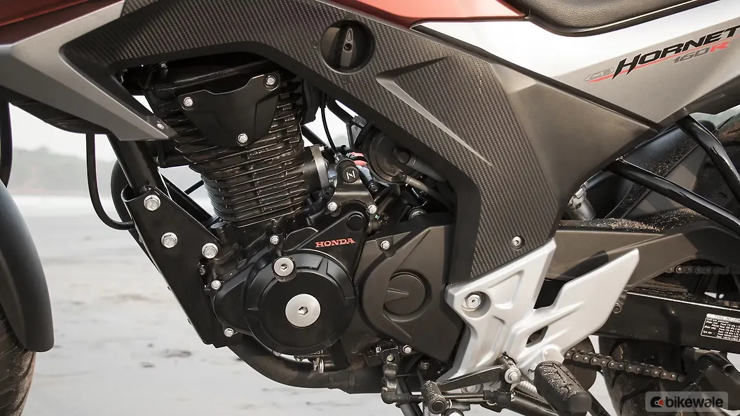 Honda CB Hornet 160R Tank Image – BikeWale