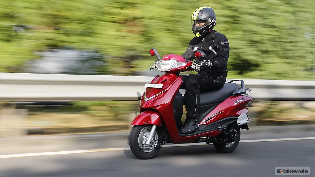 Hero Duet Action Image – BikeWale