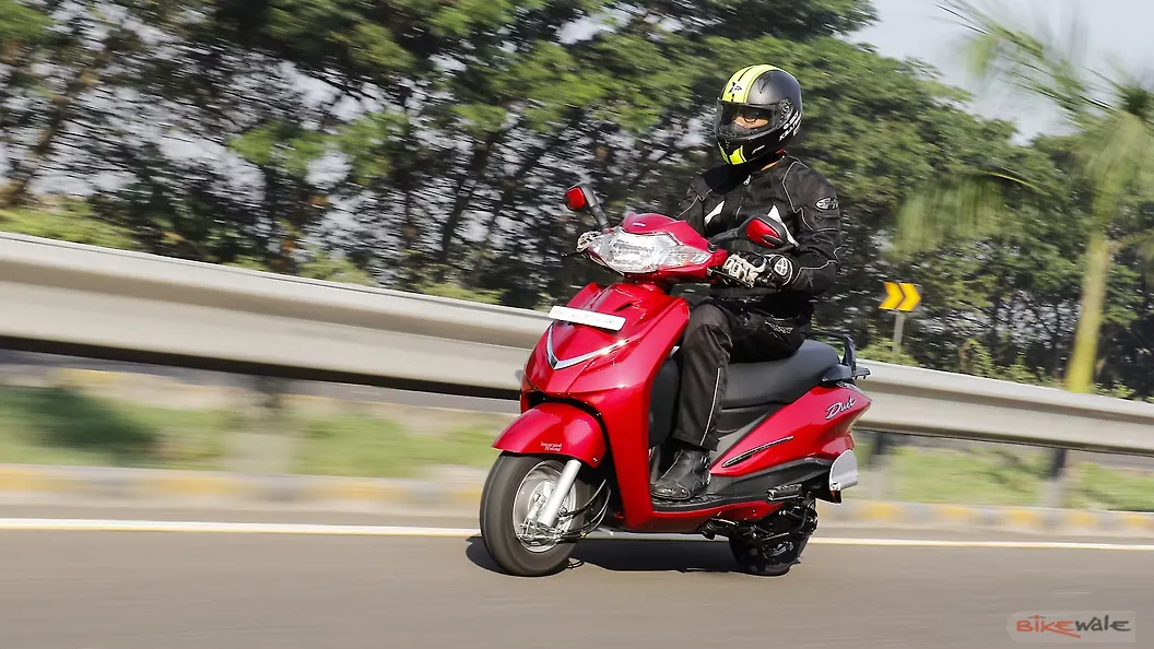 Hero Duet Action Image – BikeWale