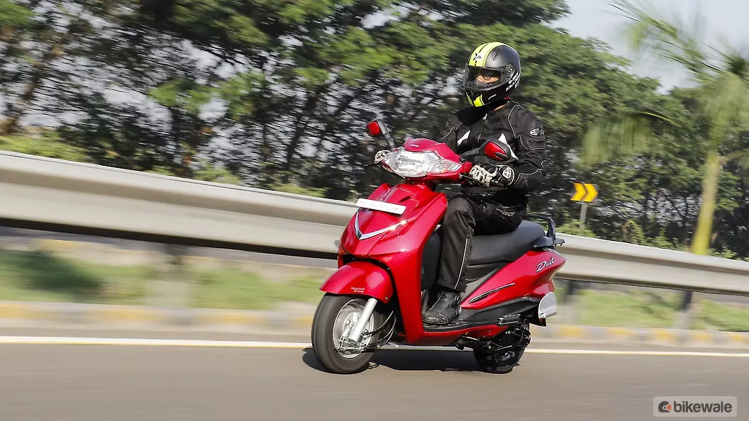 Hero Duet Action Image – BikeWale