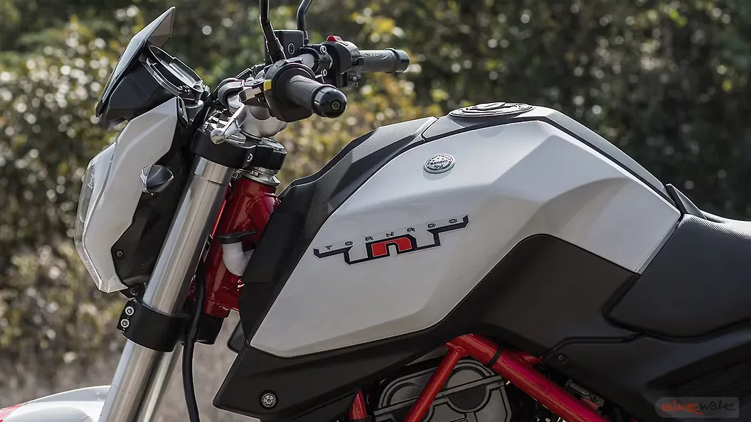 Images of Benelli TNT 25 | Photos of TNT 25 - BikeWale