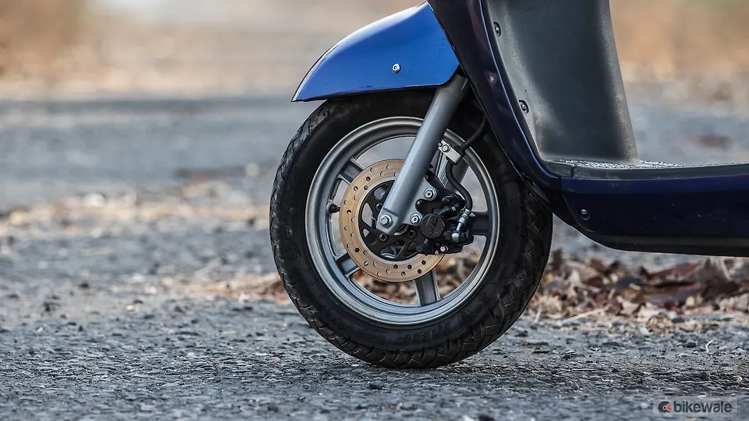 Suzuki Access [2024] Action Image – BikeWale