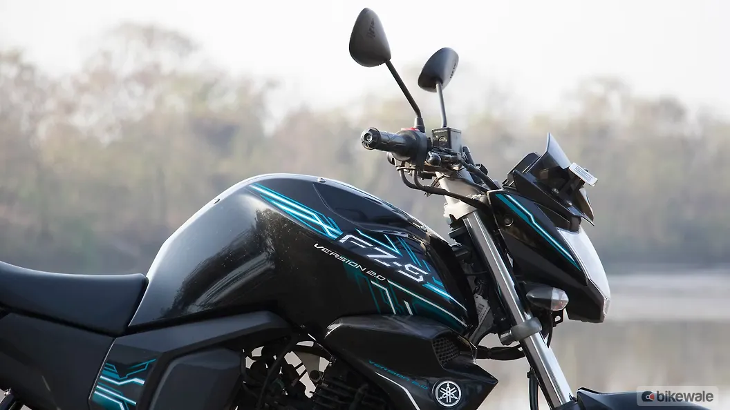 Yamaha FZ S V 2.0 Action Image – BikeWale