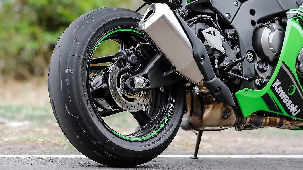 Kawasaki Ninja ZX-10R [2018-2019] Wheels-Tyres Image – BikeWale
