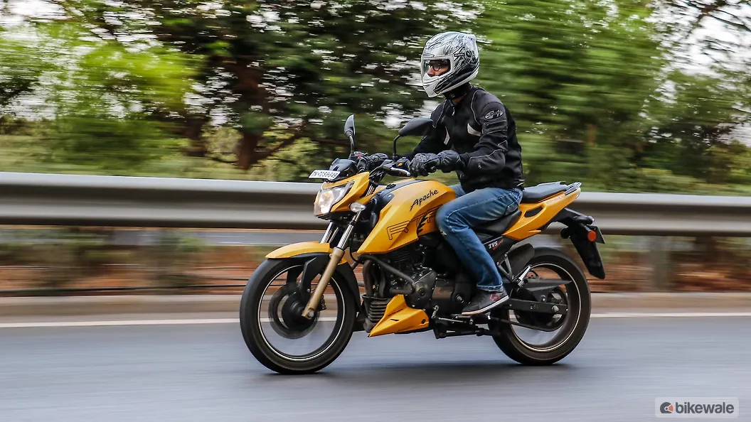 TVS Apache RTR 200 4V Rear Seat Space Image – BikeWale