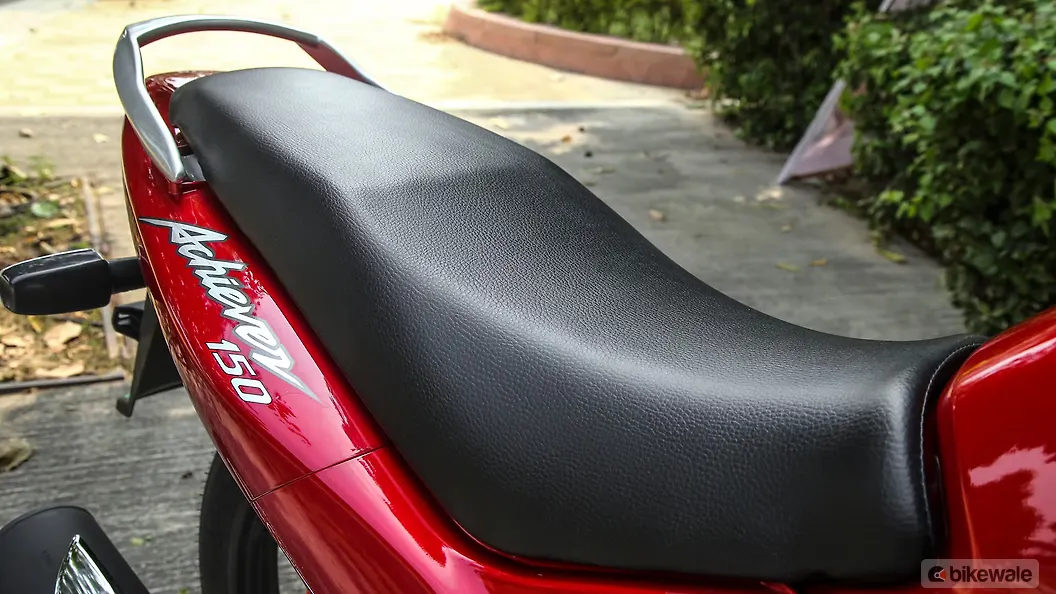 Hero Achiever 150 Seat Image – BikeWale