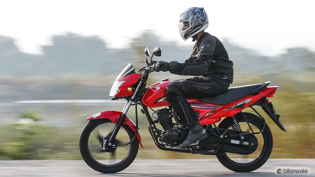 Suzuki Hayate EP Action Image – BikeWale