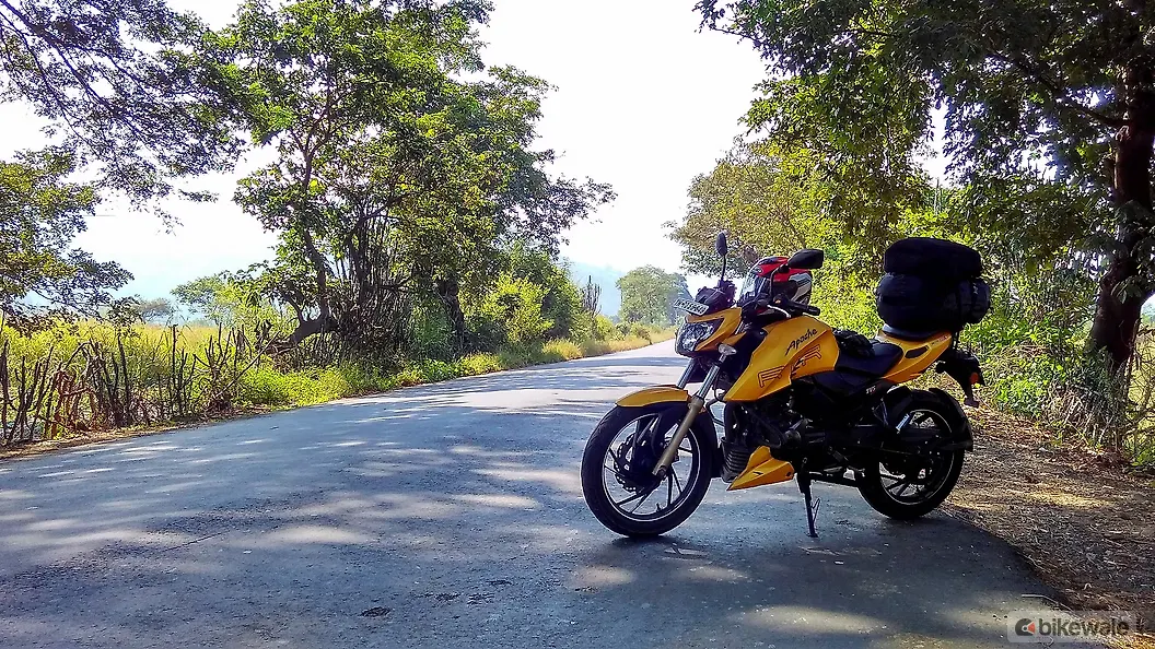 TVS Apache RTR 200 4V Front Three-Quarter Image – BikeWale