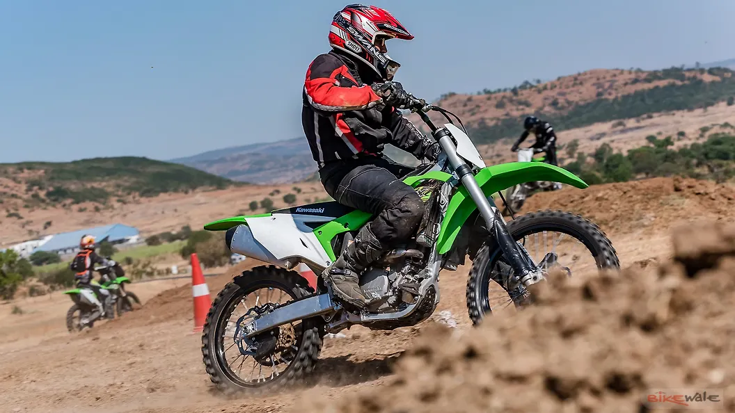 Kawasaki KX250F [2016] Front Image – BikeWale