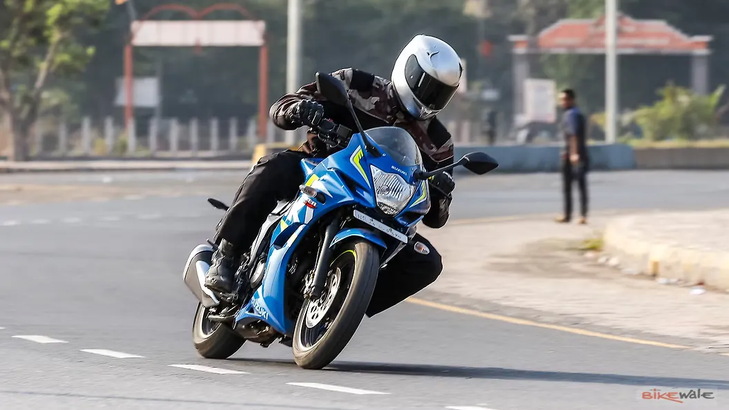 Images of Suzuki Gixxer SF Fi | Photos of Gixxer SF Fi - BikeWale