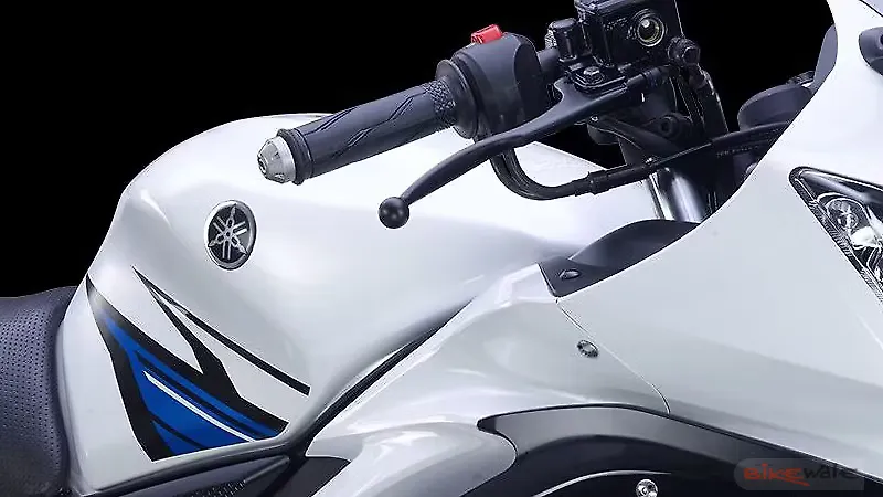 Yamaha YZF R15 S [2015] Seat Image – BikeWale