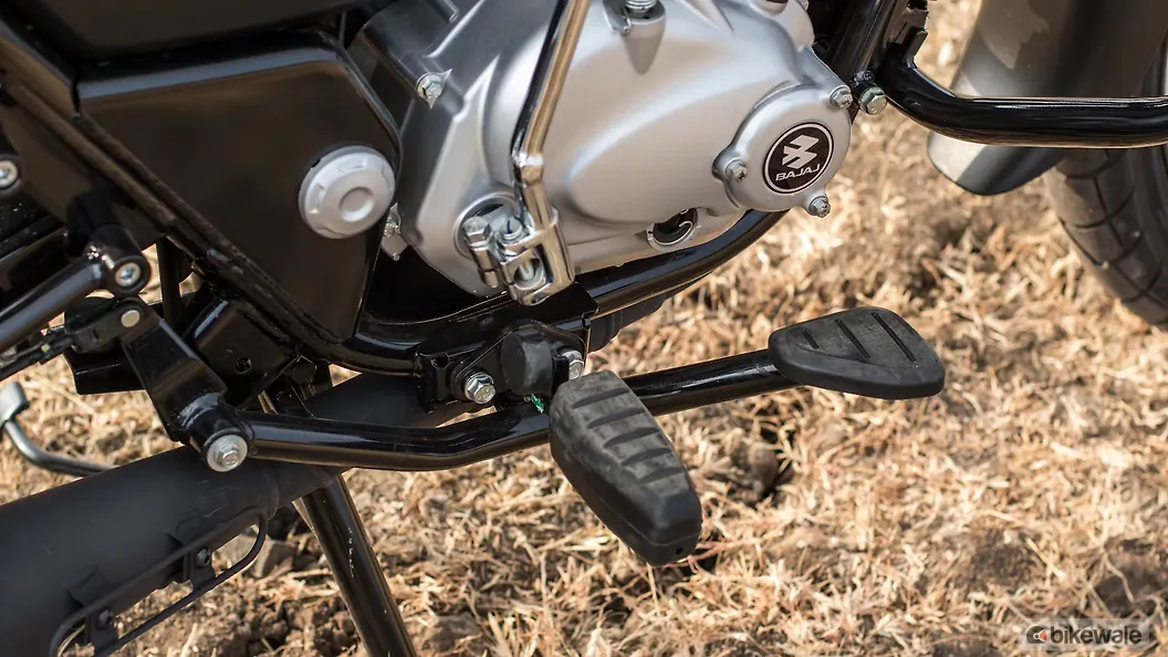Bajaj V12 Front Footpeg Image – BikeWale