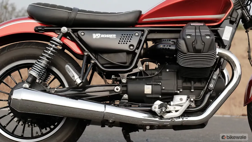 Images of Moto Guzzi V9 Roamer | Photos of V9 Roamer - BikeWale