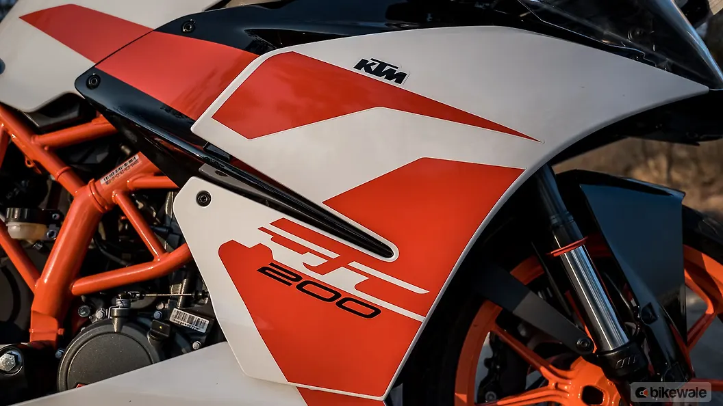 KTM RC 200 [2020] Handlebar Image – BikeWale