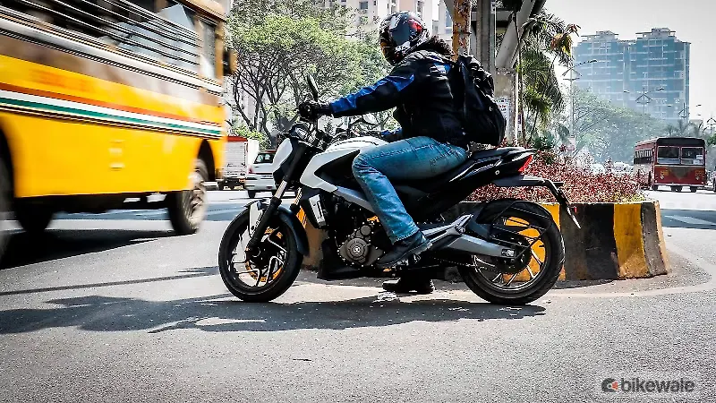 Bajaj Dominar 400 [2018] Side Image – BikeWale