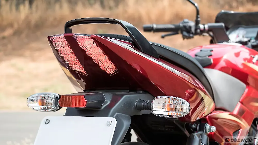 Bajaj Pulsar 150 Tail Lamp Image – BikeWale
