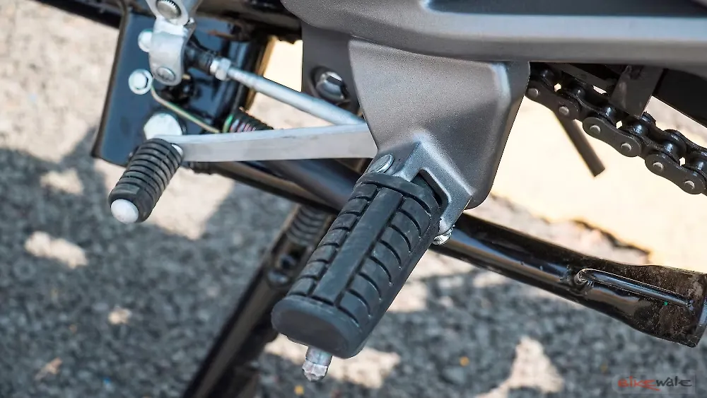 Bajaj Pulsar 180 [2001-2019] Front Footpeg Image – BikeWale