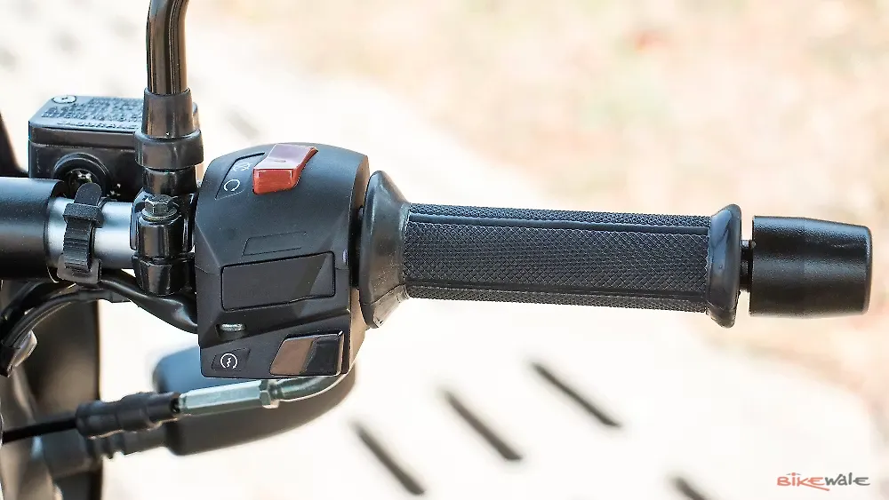 Bajaj Pulsar 180 [2001-2019] Side Image – BikeWale