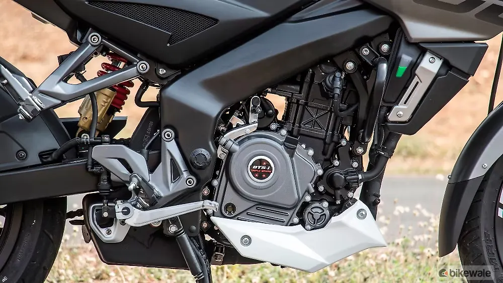 Bajaj Pulsar NS200 Switchgear Image – BikeWale