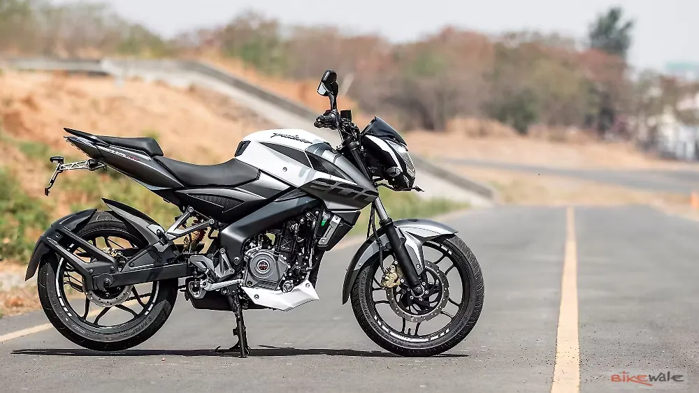 Bajaj Pulsar NS200 Side Image – BikeWale