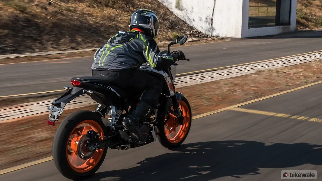KTM 200 Duke [2021] Action Image – BikeWale