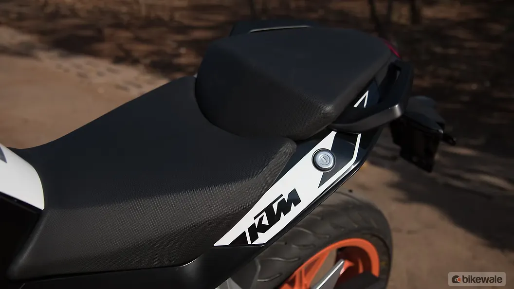 KTM 200 Duke [2021] Switchgear Image – BikeWale