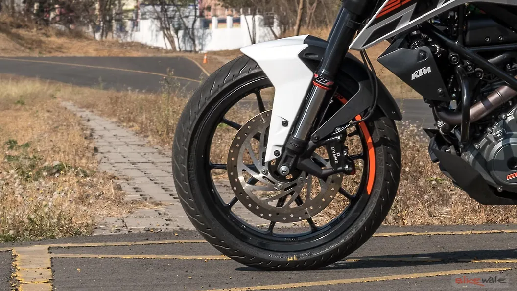 KTM 250 Duke [2021] Rear Right Three-Quarter Image – BikeWale
