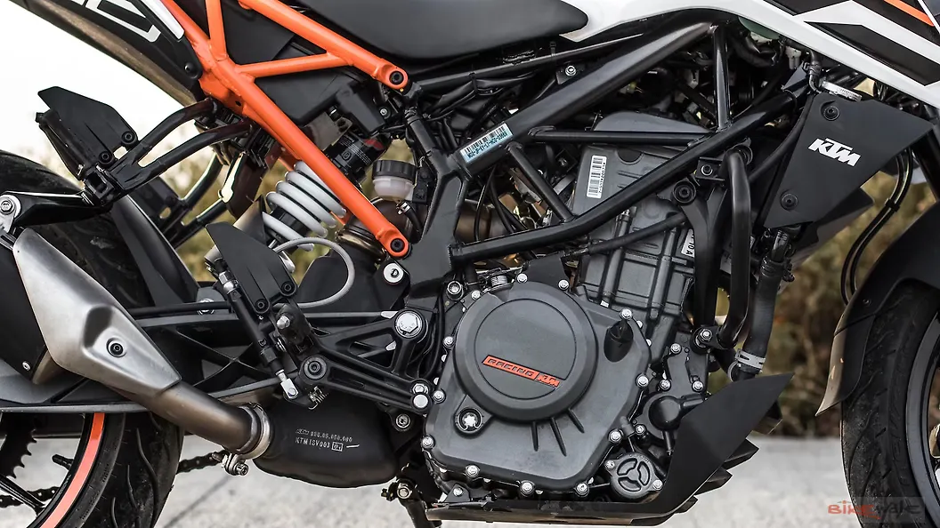 KTM 250 Duke [2021] Handlebar Image – BikeWale