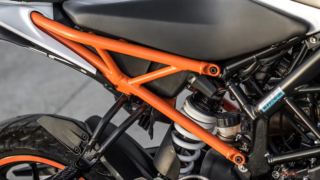 KTM 250 Duke [2021] Action Image – BikeWale