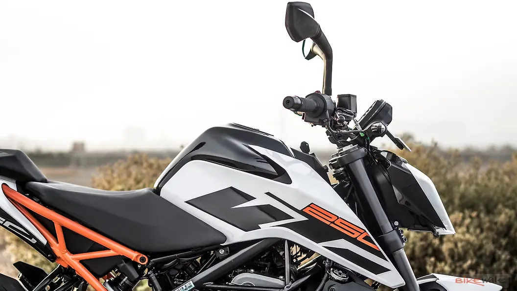 KTM 250 Duke [2021] Tank Image – BikeWale
