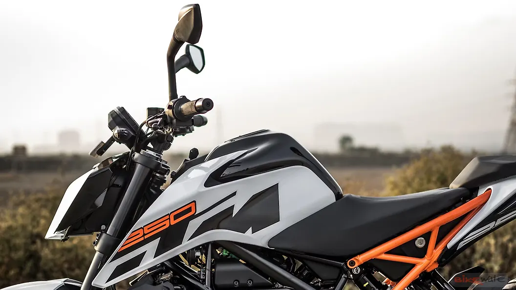 KTM 250 Duke [2021] Tank Image – BikeWale