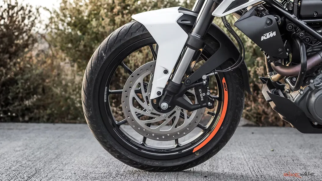 KTM 250 Duke [2021] Wheels-Tyres Image – BikeWale
