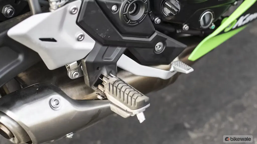 Kawasaki Ninja 650 [2018-2019] Front Footpeg Image – BikeWale